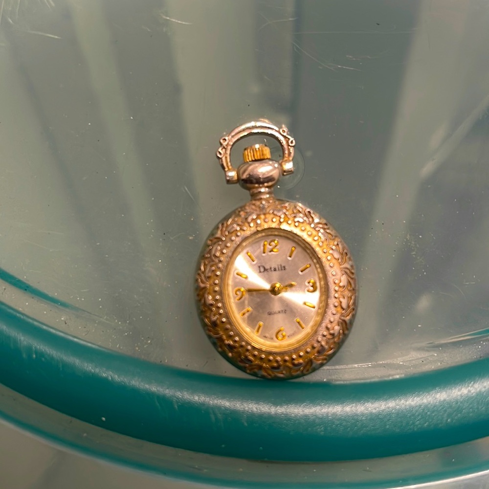 Details Quartz Vintage Pocket Watch - Gem